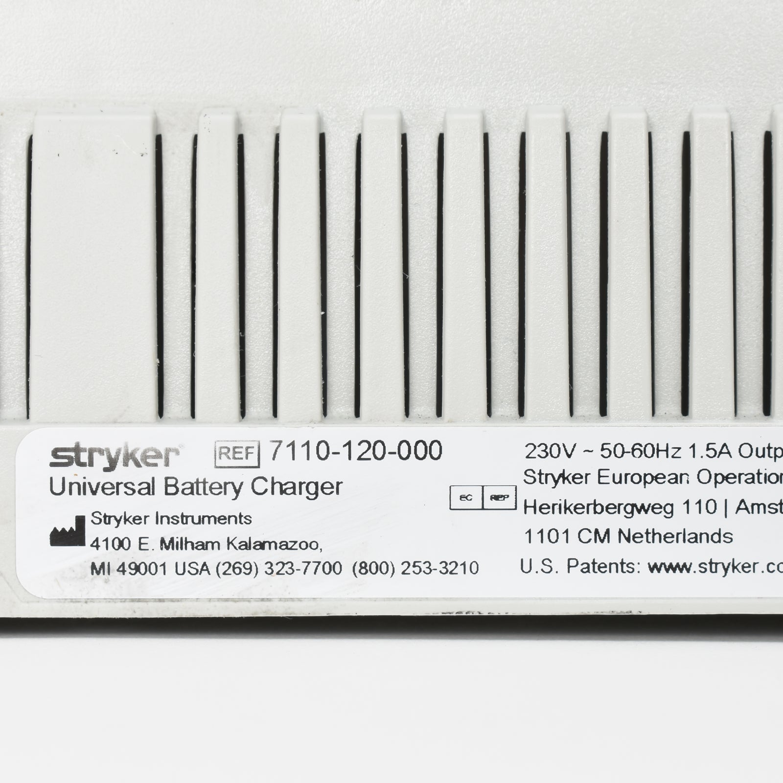 Stryker Universal Battery Charger 7110-120-00 – KenMed Surgical